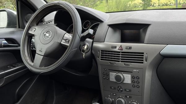 Pelēks Opel Astra 2006 Šilutė, ar dzinēja tilpumu 1.90 L un nobraukumu 277 tūkst. km par 870 €, foto 8 vietnē AUTOMOTO.COM.LV