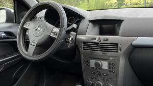 Pelēks Opel Astra 2006 Šilutė, ar dzinēja tilpumu 1.90 L un nobraukumu 277 tūkst. km par 870 €, foto 9 vietnē AUTOMOTO.COM.LV