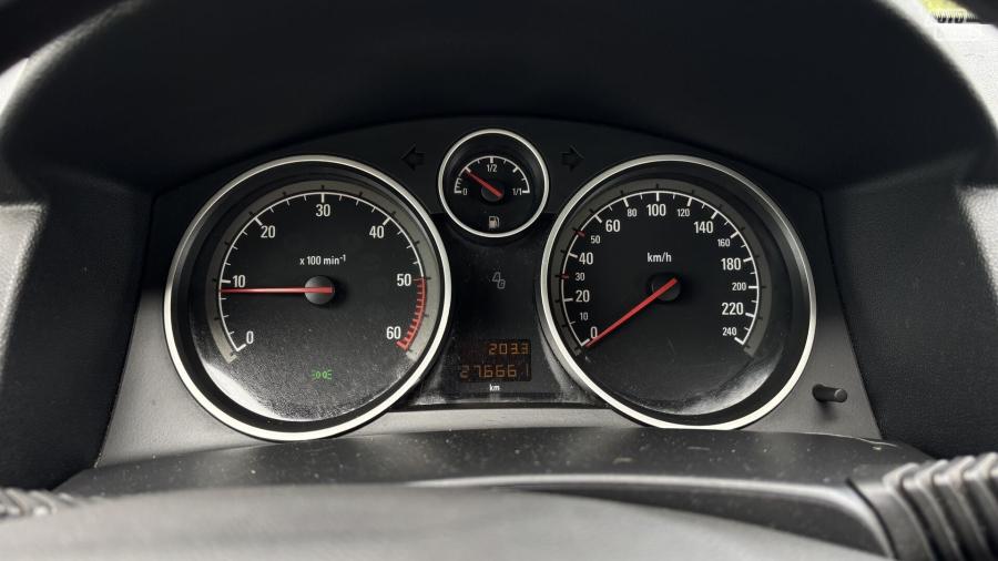 Pelēks Opel Astra 2006 Šilutė, ar dzinēja tilpumu 1.90 L un nobraukumu 277 tūkst. km par 870 €, foto 12 vietnē AUTOMOTO.COM.LV