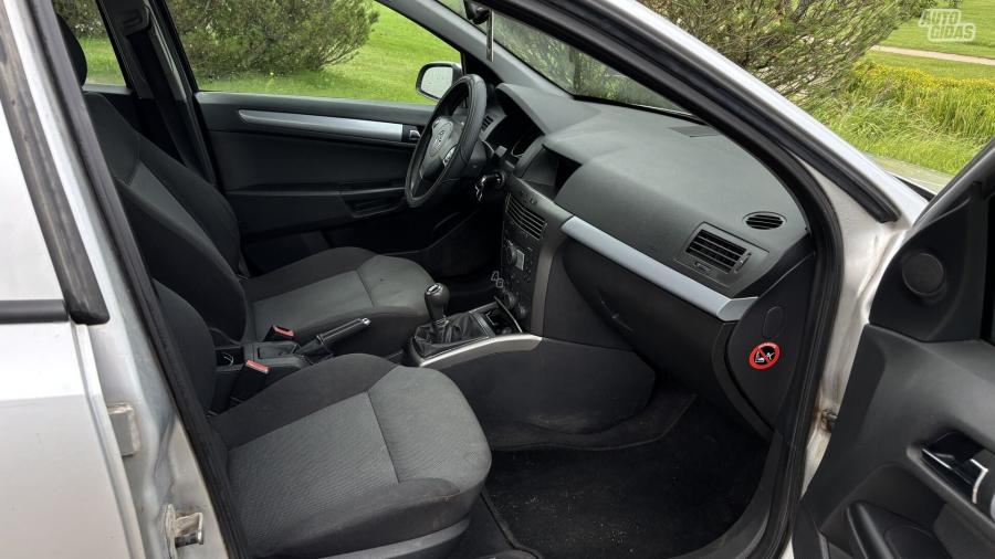 Pelēks Opel Astra 2006 Šilutė, ar dzinēja tilpumu 1.90 L un nobraukumu 277 tūkst. km par 870 €, foto 13 vietnē AUTOMOTO.COM.LV