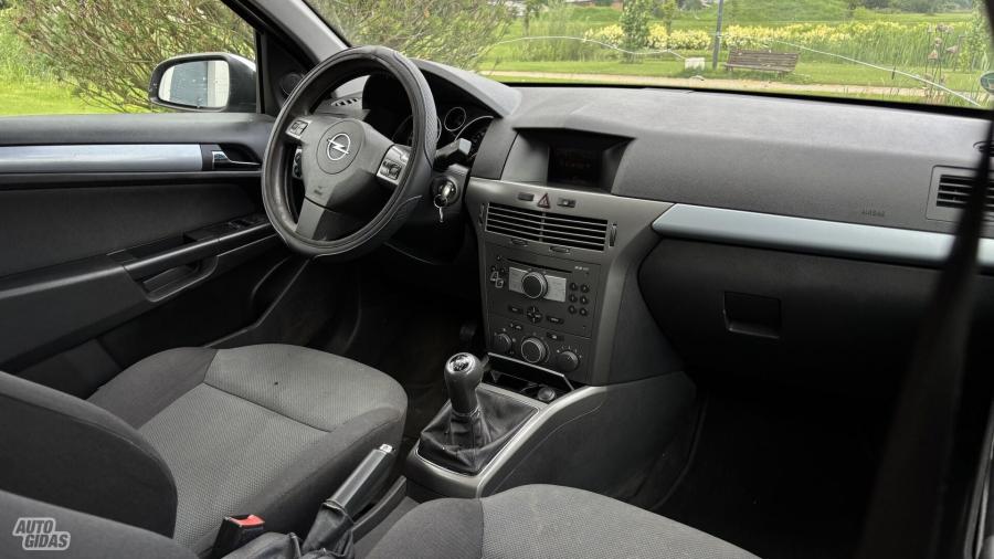 Pelēks Opel Astra 2006 Šilutė, ar dzinēja tilpumu 1.90 L un nobraukumu 277 tūkst. km par 870 €, foto 14 vietnē AUTOMOTO.COM.LV