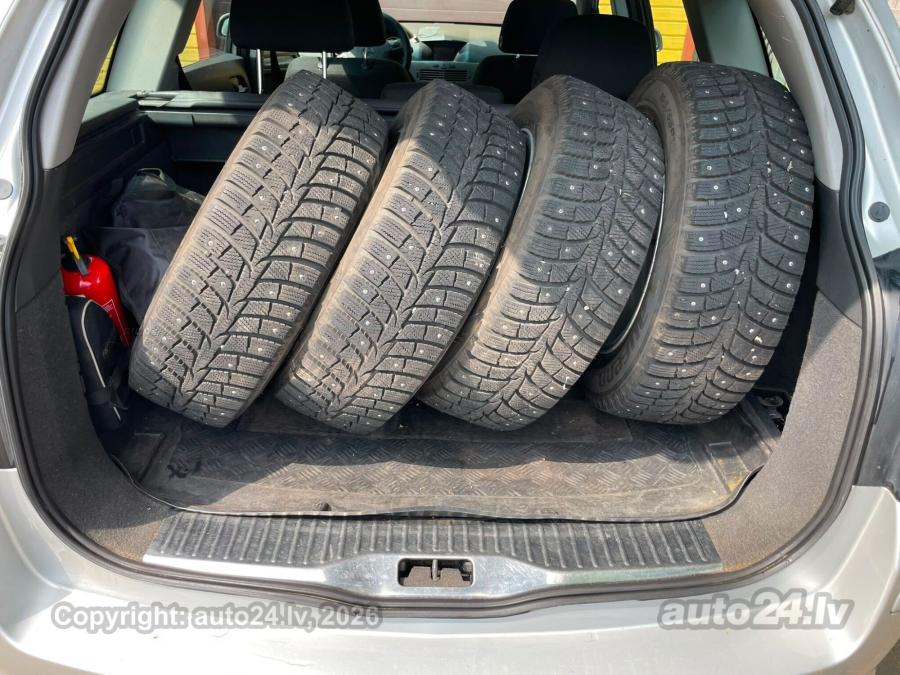 Pelēks Opel Astra 2006 Tallina, ar dzinēja tilpumu 1.60 L un nobraukumu 175 tūkst. km par 1950 €, foto 5 vietnē AUTOMOTO.COM.LV