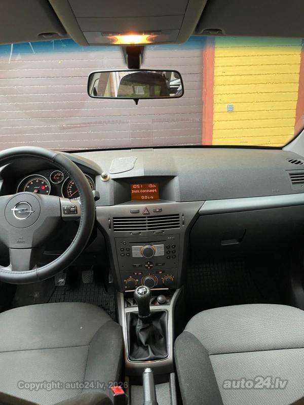 Grey Opel Astra 2006 in Tallinn, with an engine capacity of 1.60 L and mileage of 175 thousand km for 1950 €, photo 7 on AUTOMOTO.COM.LV
