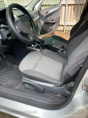 Pelēks Opel Astra 2006 Tallina, ar dzinēja tilpumu 1.60 L un nobraukumu 175 tūkst. km par 1950 €, foto 13 vietnē AUTOMOTO.COM.LV