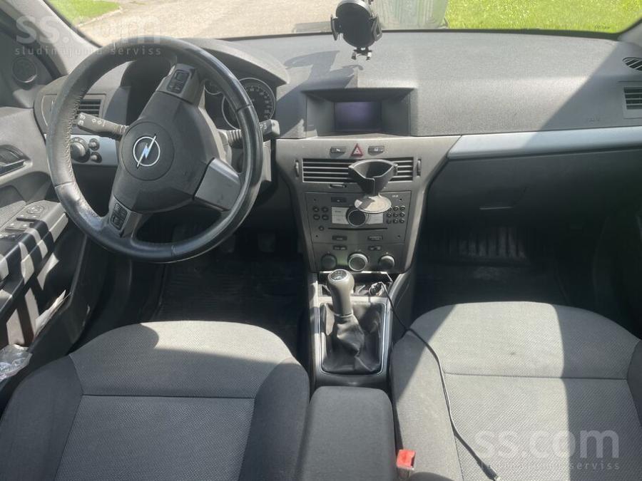 Pelēks Opel Astra 2006 Limbaži, ar dzinēja tilpumu 1.70 L un nobraukumu 394 tūkst. km par 1150 €, foto 5 vietnē AUTOMOTO.COM.LV