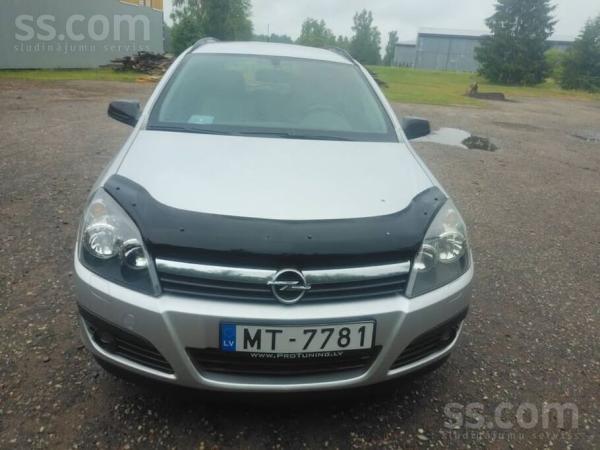 Grey Opel Astra 2006 in Gulbene, with an engine capacity of 1.70 L and mileage of 334 thousand km for 1500 €, photo 1 on AUTOMOTO.COM.LV