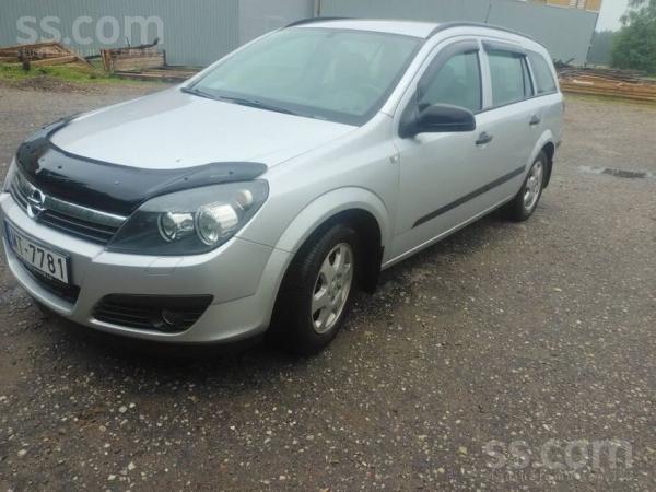 Grey Opel Astra 2006 in Gulbene, with an engine capacity of 1.70 L and mileage of 334 thousand km for 1500 €, photo 2 on AUTOMOTO.COM.LV