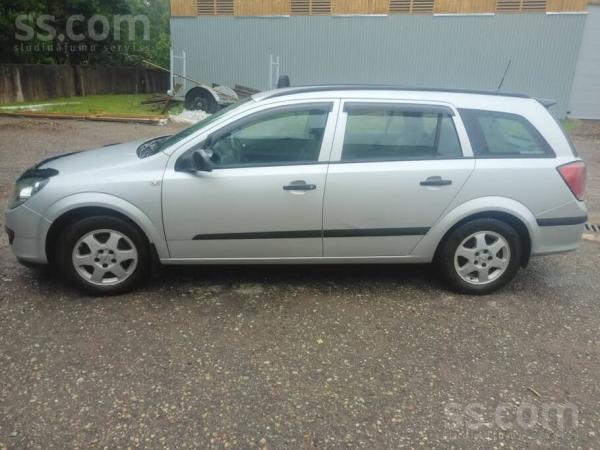 Grey Opel Astra 2006 in Gulbene, with an engine capacity of 1.70 L and mileage of 334 thousand km for 1500 €, photo 3 on AUTOMOTO.COM.LV