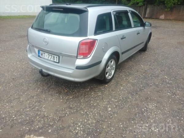 Grey Opel Astra 2006 in Gulbene, with an engine capacity of 1.70 L and mileage of 334 thousand km for 1500 €, photo 6 on AUTOMOTO.COM.LV