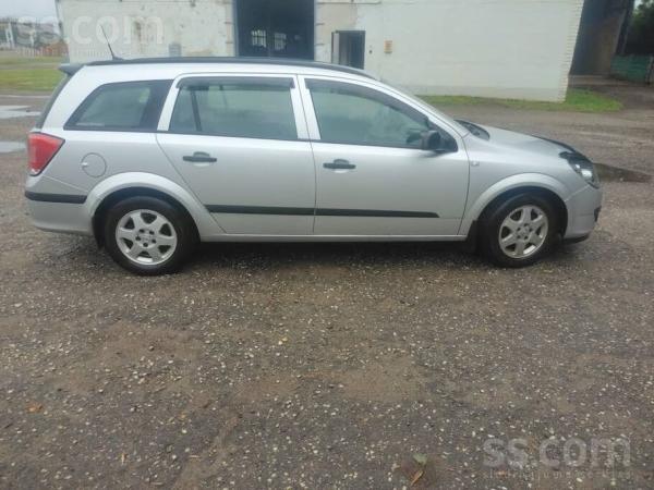 Grey Opel Astra 2006 in Gulbene, with an engine capacity of 1.70 L and mileage of 334 thousand km for 1500 €, photo 7 on AUTOMOTO.COM.LV