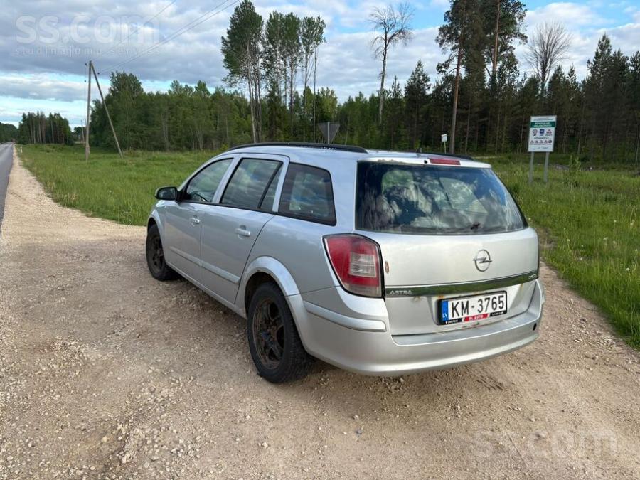 Pelēks Opel Astra 2006 Balvi, ar dzinēja tilpumu 1.90 L un nobraukumu 334 tūkst. km par 1200 €, foto 4 vietnē AUTOMOTO.COM.LV