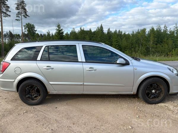 Grey Opel Astra 2006 in Balvi, with an engine capacity of 1.90 L and mileage of 334 thousand km for 1200 €, photo 7 on AUTOMOTO.COM.LV