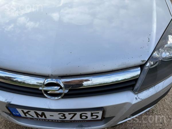 Grey Opel Astra 2006 in Balvi, with an engine capacity of 1.90 L and mileage of 334 thousand km for 1200 €, photo 9 on AUTOMOTO.COM.LV