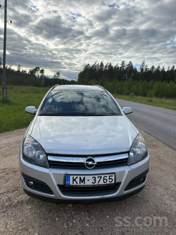 Grey Opel Astra 2006 in Balvi, with an engine capacity of 1.90 L and mileage of 334 thousand km for 1200 €, photo 10 on AUTOMOTO.COM.LV
