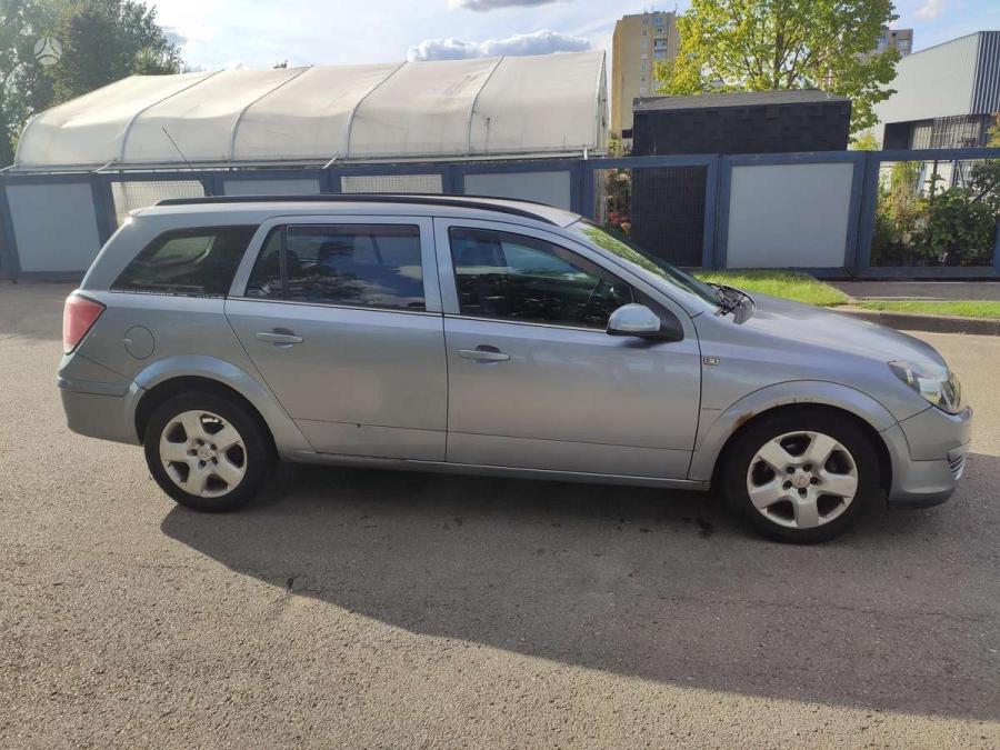Pelēks Opel Astra 2006 Šauļi, ar dzinēja tilpumu 1.69 L un nobraukumu 283 tūkst. km par 1290 €, foto 7 vietnē AUTOMOTO.COM.LV