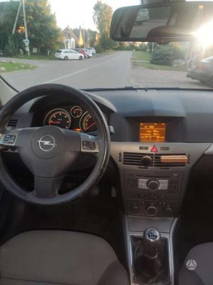 Pelēks Opel Astra 2006 Šauļi, ar dzinēja tilpumu 1.69 L un nobraukumu 283 tūkst. km par 1290 €, foto 13 vietnē AUTOMOTO.COM.LV