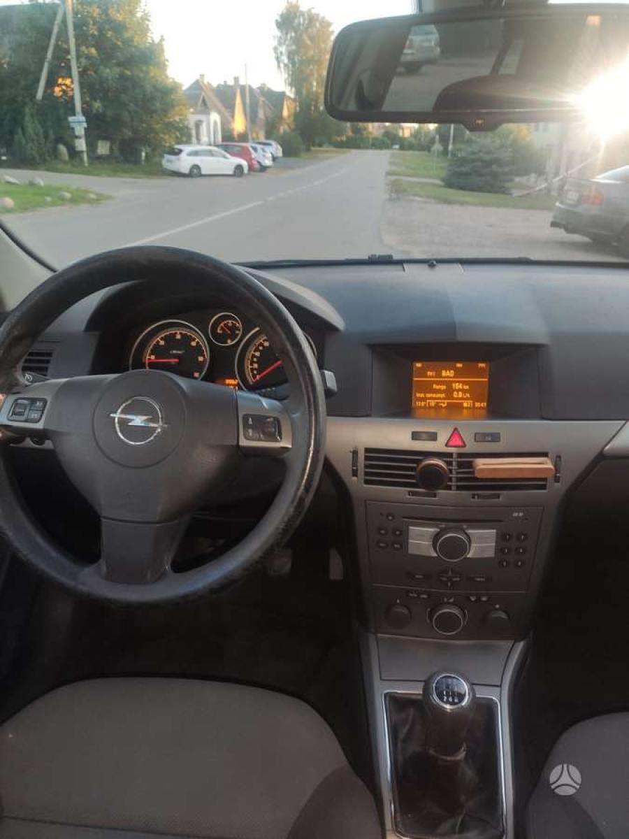 Pelēks Opel Astra 2006 Šauļi, ar dzinēja tilpumu 1.69 L un nobraukumu 283 tūkst. km par 1290 €, foto 13 vietnē AUTOMOTO.COM.LV