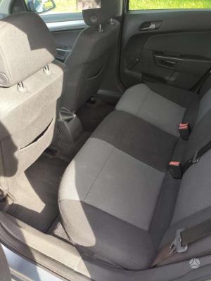 Pelēks Opel Astra 2006 Šauļi, ar dzinēja tilpumu 1.69 L un nobraukumu 283 tūkst. km par 1290 €, foto 14 vietnē AUTOMOTO.COM.LV