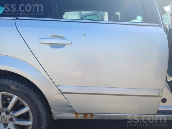 Pelēks Opel Astra 2006 Daugavpils, ar dzinēja tilpumu 1.90 L un nobraukumu 334 tūkst. km par 1500 €, foto 3 vietnē AUTOMOTO.COM.LV