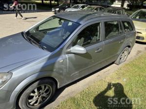 Grey Opel Astra 2006 in Riga, with an engine capacity of 1.60 L and mileage of 287 thousand km for 700 €, photo 3 on AUTOMOTO.COM.LV