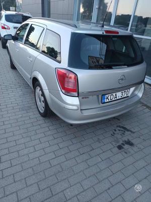 Pelēks Opel Astra 2006 Klaipėda, ar dzinēja tilpumu 1.91 L un nobraukumu 301 tūkst. km par 1100 €, foto 4 vietnē AUTOMOTO.COM.LV