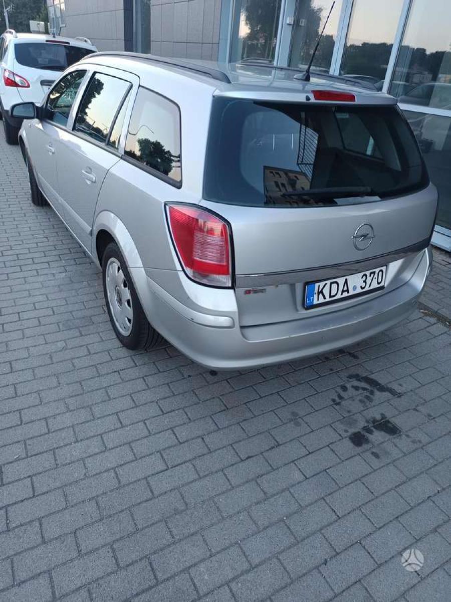 Pelēks Opel Astra 2006 Klaipėda, ar dzinēja tilpumu 1.91 L un nobraukumu 301 tūkst. km par 1100 €, foto 4 vietnē AUTOMOTO.COM.LV