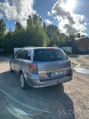Grey Opel Astra 2006 in Liepaja, with an engine capacity of 1.90 L and mileage of 320 thousand km for 1100 €, photo 4 on AUTOMOTO.COM.LV