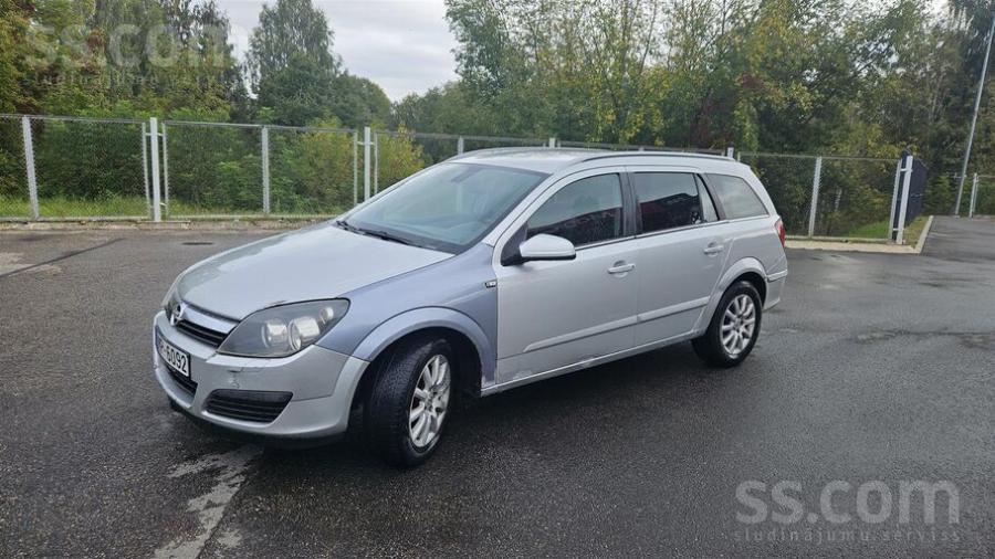 Grey Opel Astra 2006 in Daugavpils, with an engine capacity of 1.90 L and mileage of 323 thousand km for 900 €, photo 4 on AUTOMOTO.COM.LV