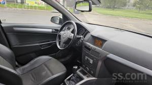 Grey Opel Astra 2006 in Daugavpils, with an engine capacity of 1.90 L and mileage of 323 thousand km for 900 €, photo 7 on AUTOMOTO.COM.LV