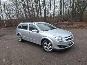 Grey Opel Astra 2007 in Marijampole, with an engine capacity of 1.90 L and mileage of 275 thousand km for 1000 €, photo 5 on AUTOMOTO.COM.LV