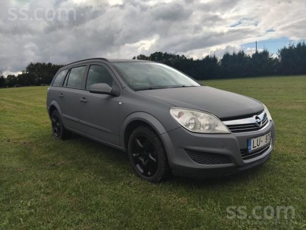Grey Opel Astra 2007 in Riga, with an engine capacity of 1.90 L and mileage of 262 thousand km for 1600 €, photo 2 on AUTOMOTO.COM.LV