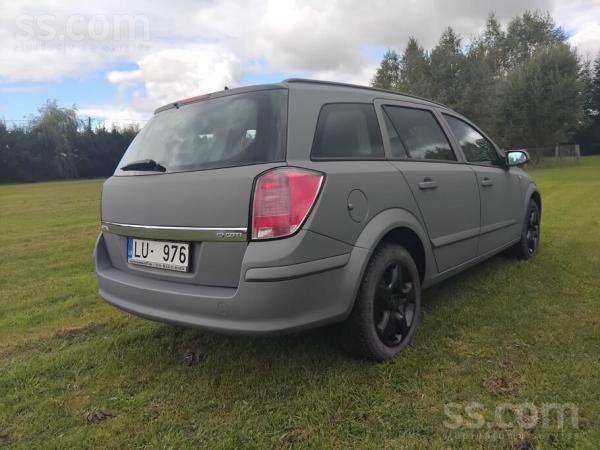 Grey Opel Astra 2007 in Riga, with an engine capacity of 1.90 L and mileage of 262 thousand km for 1600 €, photo 5 on AUTOMOTO.COM.LV