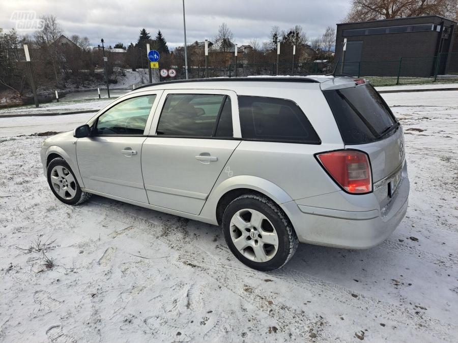 Pelēks Opel Astra 2007 Kauņa, ar dzinēja tilpumu 1.90 L un nobraukumu 275 tūkst. km par 1290 €, foto 21 vietnē AUTOMOTO.COM.LV