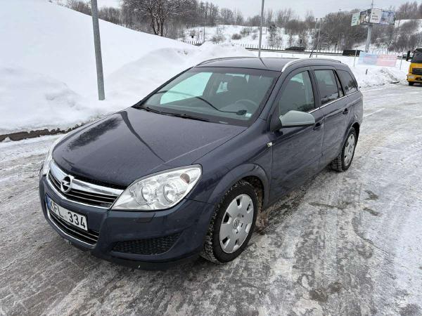 Grey Opel Astra 2007 in Vilnius, with an engine capacity of 1.60 L and mileage of 242 thousand km for 1200 €, photo 1 on AUTOMOTO.COM.LV