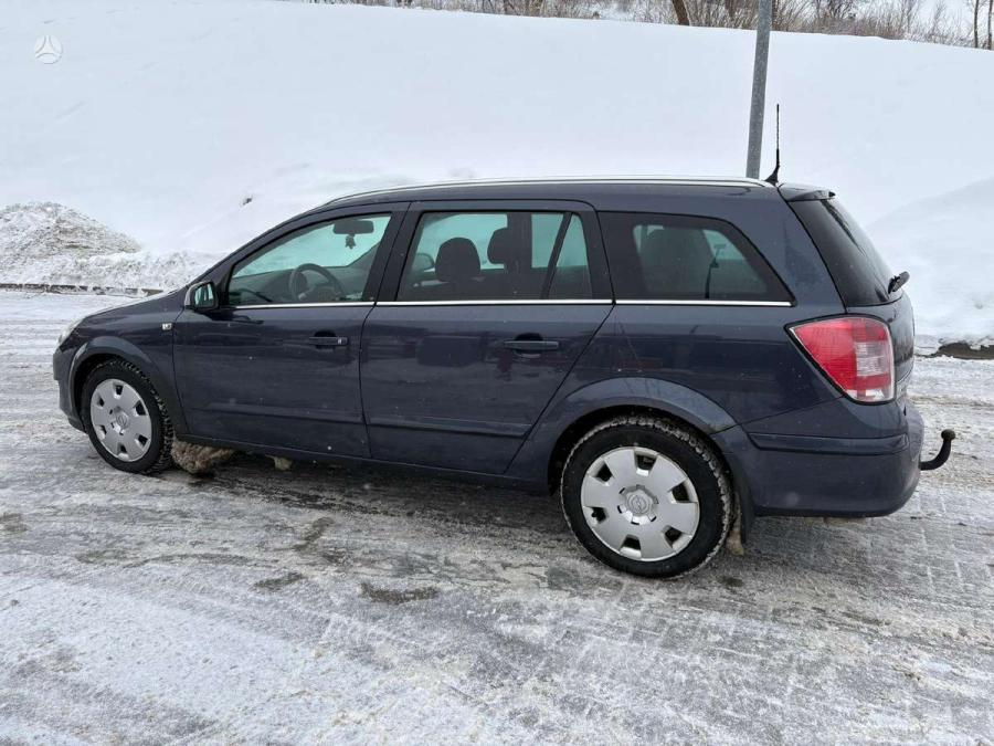 Grey Opel Astra 2007 in Vilnius, with an engine capacity of 1.60 L and mileage of 242 thousand km for 1200 €, photo 8 on AUTOMOTO.COM.LV