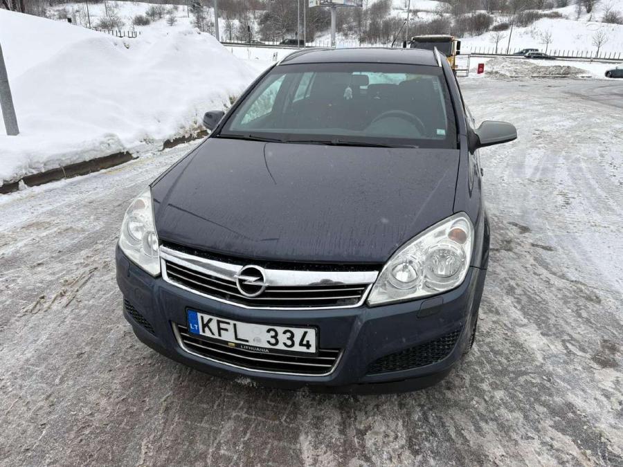 Pelēks Opel Astra 2007 Viļņa, ar dzinēja tilpumu 1.60 L un nobraukumu 242 tūkst. km par 1150 €, foto 2 vietnē AUTOMOTO.COM.LV