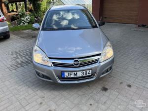 Grey Opel Astra 2007 in Siauliai, with an engine capacity of 1.70 L and mileage of 302 thousand km for 1300 €, photo 5 on AUTOMOTO.COM.LV