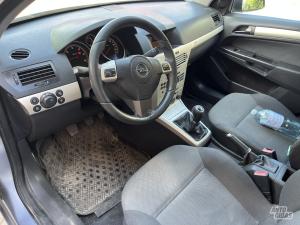 Grey Opel Astra 2007 in Siauliai, with an engine capacity of 1.70 L and mileage of 302 thousand km for 1300 €, photo 10 on AUTOMOTO.COM.LV