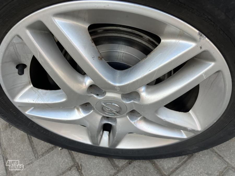 Grey Opel Astra 2007 in Siauliai, with an engine capacity of 1.70 L and mileage of 302 thousand km for 1300 €, photo 18 on AUTOMOTO.COM.LV