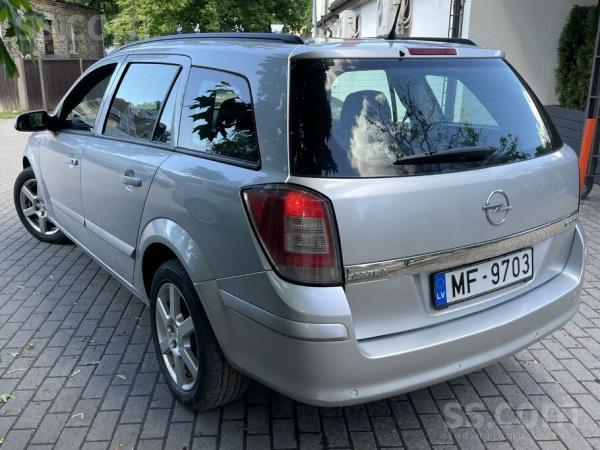 Pelēks Opel Astra 2007 Rīga, ar dzinēja tilpumu 1.90 L un nobraukumu 290 tūkst. km par 1600 €, foto 4 vietnē AUTOMOTO.COM.LV