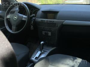 Pelēks Opel Astra 2007 Rīga, ar dzinēja tilpumu 1.90 L un nobraukumu 290 tūkst. km par 1600 €, foto 6 vietnē AUTOMOTO.COM.LV