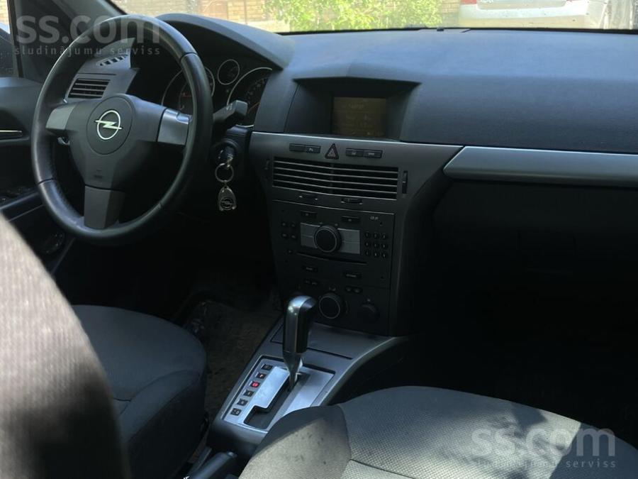 Pelēks Opel Astra 2007 Rīga, ar dzinēja tilpumu 1.90 L un nobraukumu 290 tūkst. km par 1600 €, foto 6 vietnē AUTOMOTO.COM.LV