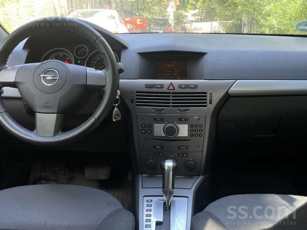 Pelēks Opel Astra 2007 Rīga, ar dzinēja tilpumu 1.90 L un nobraukumu 290 tūkst. km par 1600 €, foto 6 vietnē AUTOMOTO.COM.LV