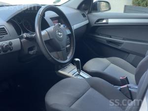 Pelēks Opel Astra 2007 Rīga, ar dzinēja tilpumu 1.90 L un nobraukumu 290 tūkst. km par 1600 €, foto 8 vietnē AUTOMOTO.COM.LV
