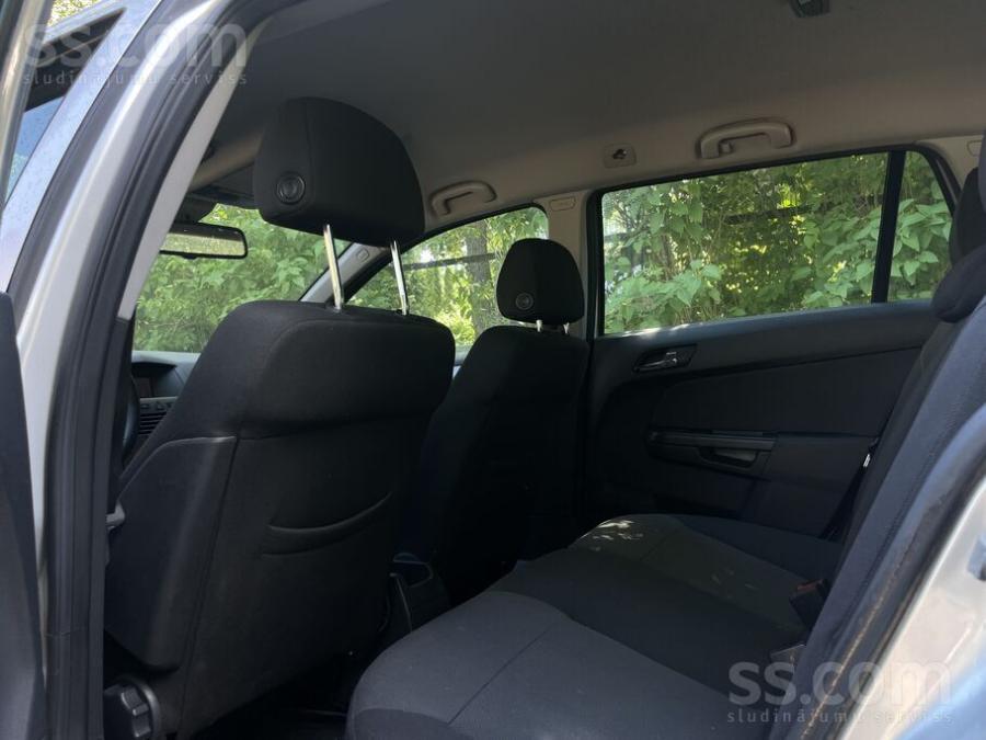 Pelēks Opel Astra 2007 Rīga, ar dzinēja tilpumu 1.90 L un nobraukumu 290 tūkst. km par 1600 €, foto 9 vietnē AUTOMOTO.COM.LV