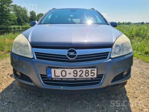 Pelēks Opel Astra 2007 Rīga, ar dzinēja tilpumu 1.90 L un nobraukumu 293 tūkst. km par 1990 €, foto 4 vietnē AUTOMOTO.COM.LV