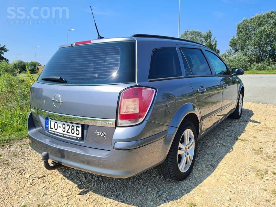 Pelēks Opel Astra 2007 Rīga, ar dzinēja tilpumu 1.90 L un nobraukumu 293 tūkst. km par 1990 €, foto 5 vietnē AUTOMOTO.COM.LV