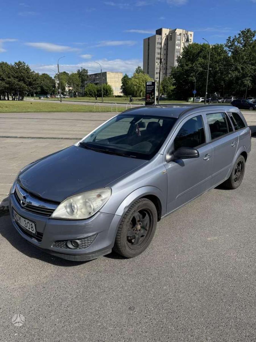 Pelēks Opel Astra 2007 Kauņa, ar dzinēja tilpumu 1.60 L un nobraukumu 162 tūkst. km par 1100 €, foto 1 vietnē AUTOMOTO.COM.LV