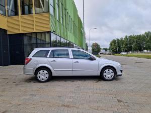 Grey Opel Astra 2007 in Vilnius, with an engine capacity of 1.60 L and mileage of 283 thousand km for 1499 €, photo 5 on AUTOMOTO.COM.LV