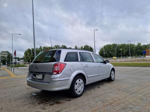 Grey Opel Astra 2007 in Vilnius, with an engine capacity of 1.60 L and mileage of 283 thousand km for 1499 €, photo 6 on AUTOMOTO.COM.LV